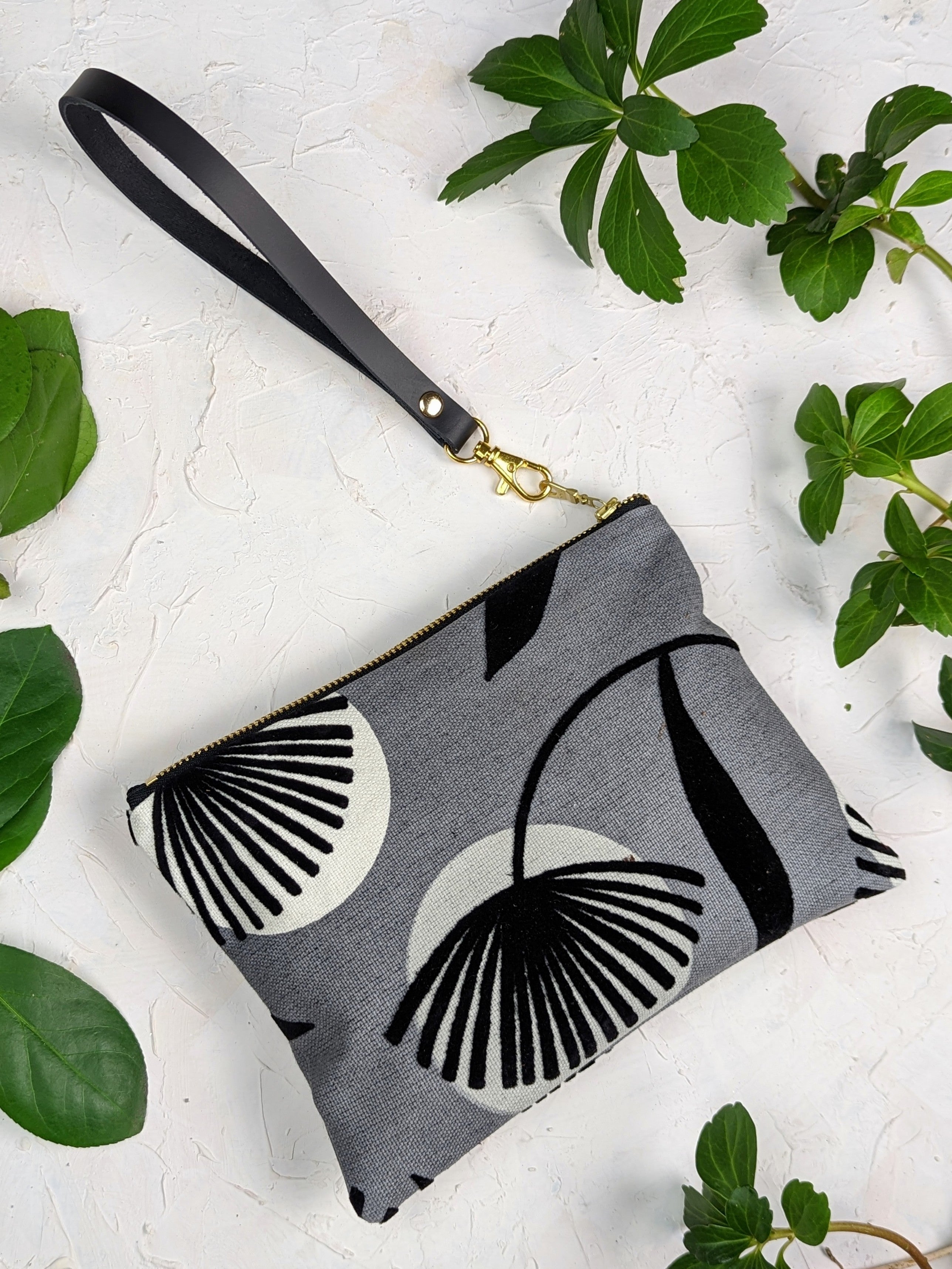 Dandelion Twilight Velvet Wristlet Purse – Ash & Rose